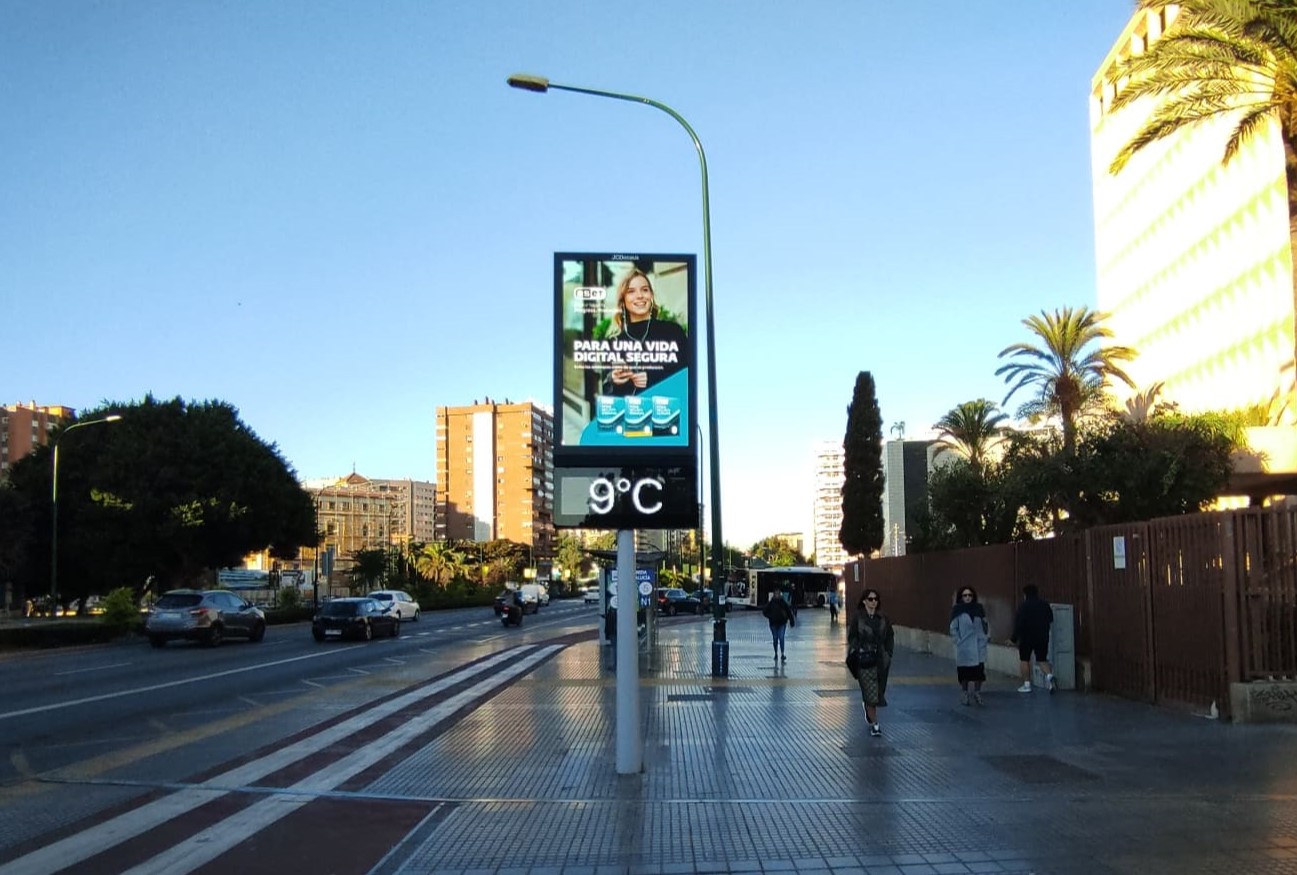 Mupis y marquesinas digitales: la revolución total de la publicidad exterior - A&N PUBLICIDAD